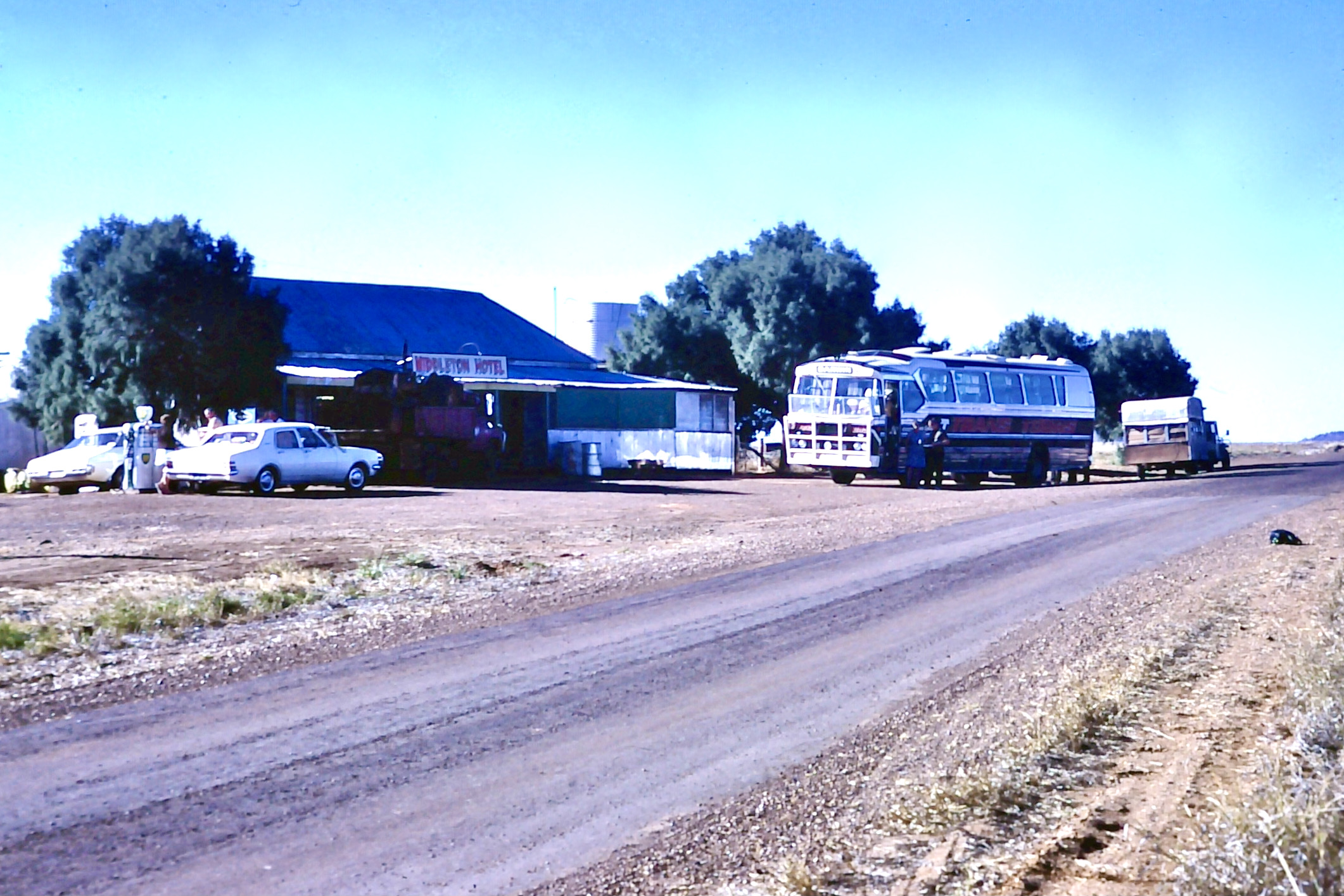 MIDDLETON HOTEL – OUTBACK PUB – Travelling Therese