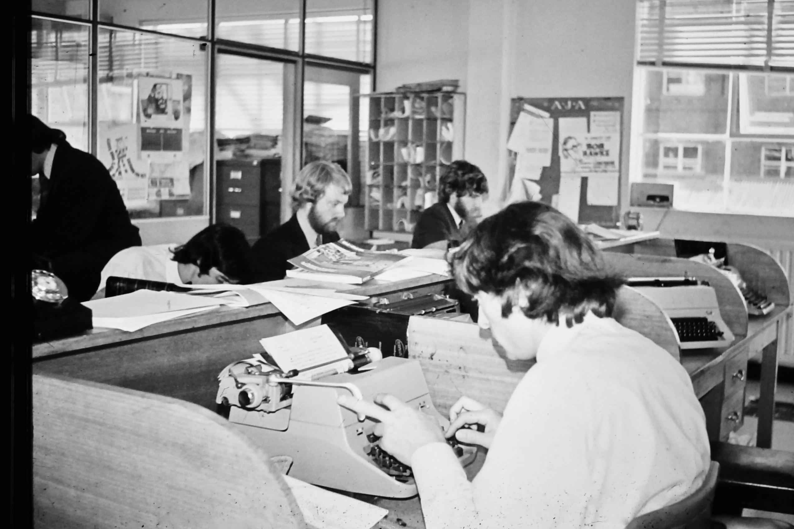 1970’s ABC NEWSROOM – update – Travelling Therese
